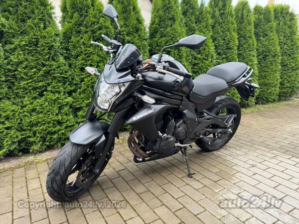 Melns Kawasaki ER-6N 2014 Tallina, ar dzinēja tilpumu 0.65 L un nobraukumu 11 tūkst. km par 4500 €, foto 2 vietnē AUTOMOTO.COM.LV