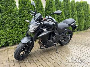 Melns Kawasaki ER-6N 2014 Tallina, ar dzinēja tilpumu 0.65 L un nobraukumu 11 tūkst. km par 4500 €, foto 3 vietnē AUTOMOTO.COM.LV