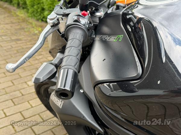 Melns Kawasaki ER-6N 2014 Tallina, ar dzinēja tilpumu 0.65 L un nobraukumu 11 tūkst. km par 4500 €, foto 9 vietnē AUTOMOTO.COM.LV