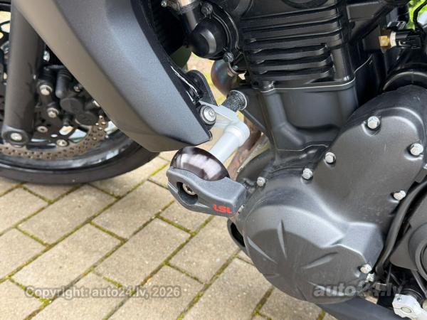 Melns Kawasaki ER-6N 2014 Tallina, ar dzinēja tilpumu 0.65 L un nobraukumu 11 tūkst. km par 4500 €, foto 10 vietnē AUTOMOTO.COM.LV