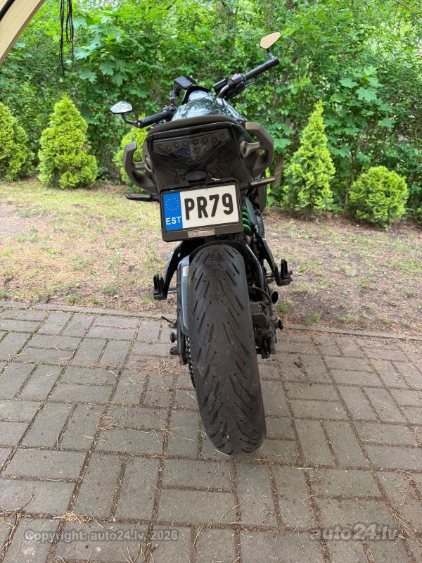 Black Kawasaki ER-6N 2016 in Tallinn, with an engine capacity of 0.65 L and mileage of 32 thousand km for 3000 €, photo 6 on AUTOMOTO.COM.LV