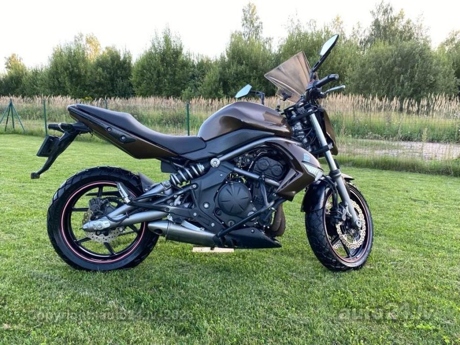 Brūns Kawasaki ER-6N 2010 Tallina, ar dzinēja tilpumu 0.65 L un nobraukumu 50 tūkst. km par 2750 €, foto 1 vietnē AUTOMOTO.COM.LV