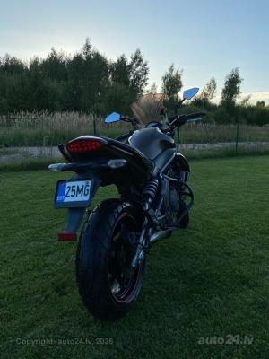Brūns Kawasaki ER-6N 2010 Tallina, ar dzinēja tilpumu 0.65 L un nobraukumu 50 tūkst. km par 2750 €, foto 4 vietnē AUTOMOTO.COM.LV