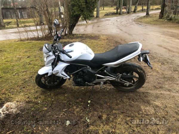 Pelēks Kawasaki ER-6N 2009 Viljandi, ar dzinēja tilpumu 0.65 L un nobraukumu 23 tūkst. km par 3500 €, foto 1 vietnē AUTOMOTO.COM.LV