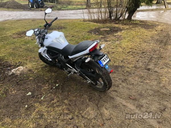 Pelēks Kawasaki ER-6N 2009 Viljandi, ar dzinēja tilpumu 0.65 L un nobraukumu 23 tūkst. km par 3500 €, foto 2 vietnē AUTOMOTO.COM.LV
