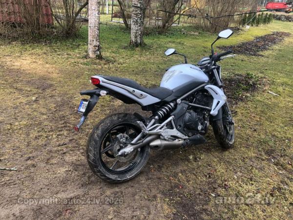 Pelēks Kawasaki ER-6N 2009 Viljandi, ar dzinēja tilpumu 0.65 L un nobraukumu 23 tūkst. km par 3500 €, foto 3 vietnē AUTOMOTO.COM.LV