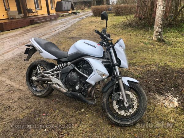 Pelēks Kawasaki ER-6N 2009 Viljandi, ar dzinēja tilpumu 0.65 L un nobraukumu 23 tūkst. km par 3500 €, foto 4 vietnē AUTOMOTO.COM.LV