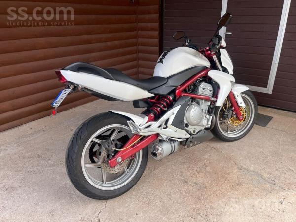 Kawasaki ER-6N 2007 Saldus, ar dzinēja tilpumu 0.65 L un nobraukumu 0 tūkst. km par 2400 €, foto 2 vietnē AUTOMOTO.COM.LV
