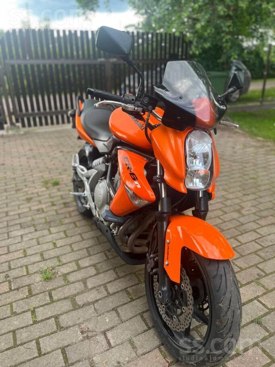 Kawasaki ER-6N 2008 Ogre, ar dzinēja tilpumu 0.65 L un nobraukumu 0 tūkst. km par 2450 €, foto 3 vietnē AUTOMOTO.COM.LV