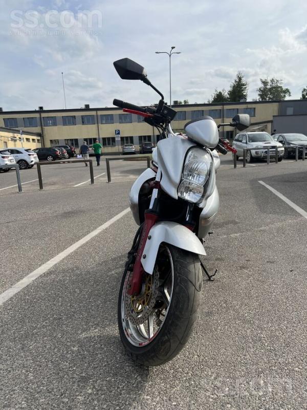 Kawasaki ER-6N 2008 in Daugavpils, with an engine capacity of 0.65 L and mileage of 0 thousand km for 1700 €, photo 2 on AUTOMOTO.COM.LV