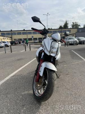 Kawasaki ER-6N 2008 in Daugavpils, with an engine capacity of 0.65 L and mileage of 0 thousand km for 1700 €, photo 3 on AUTOMOTO.COM.LV