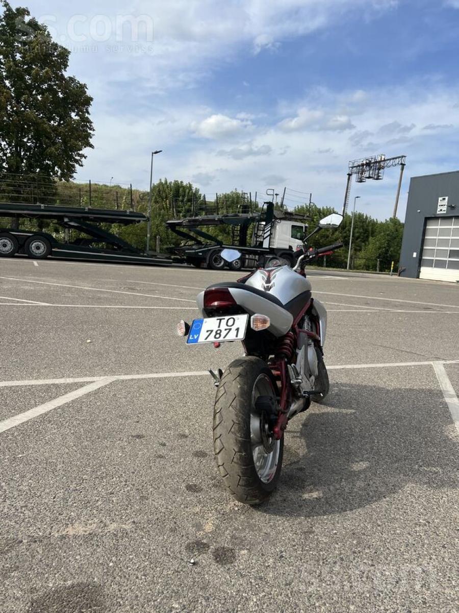 Kawasaki ER-6N 2008 in Daugavpils, with an engine capacity of 0.65 L and mileage of 0 thousand km for 1700 €, photo 6 on AUTOMOTO.COM.LV