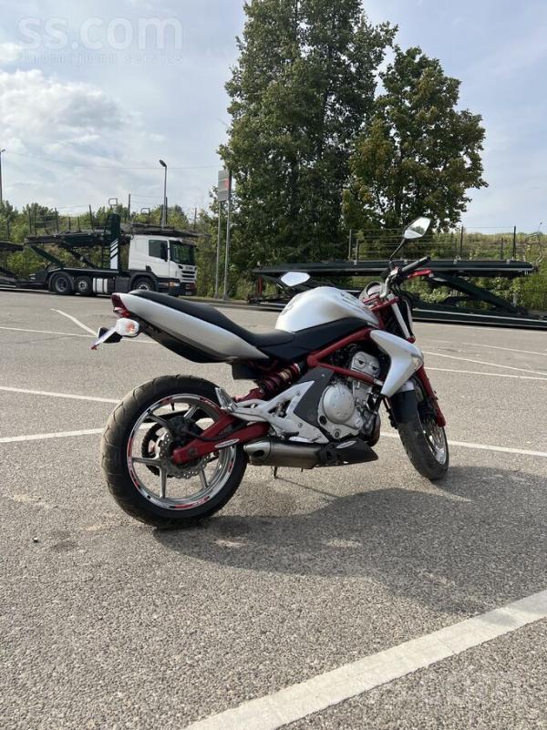 Kawasaki ER-6N 2008 in Daugavpils, with an engine capacity of 0.65 L and mileage of 0 thousand km for 1700 €, photo 6 on AUTOMOTO.COM.LV