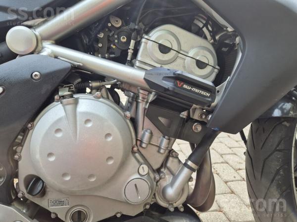 Kawasaki ER-6N 2009 in Riga, with an engine capacity of 0.65 L and mileage of 0 thousand km for 2800 €, photo 4 on AUTOMOTO.COM.LV