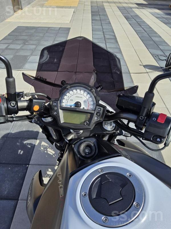 Kawasaki ER-6N 2014 in Daugavpils, with an engine capacity of 0.65 L and mileage of 0 thousand km for 3150 €, photo 6 on AUTOMOTO.COM.LV