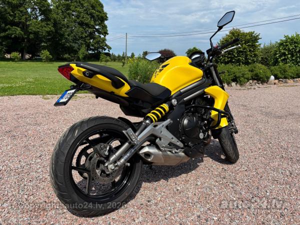 Kawasaki ER-6N 2014 in Tartu, with an engine capacity of 0.65 L and mileage of 7 thousand km for 4990 €, photo 3 on AUTOMOTO.COM.LV