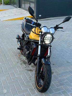 Black Kawasaki ER 1997 in Mazeikiai, with an engine capacity of 0.50 L and mileage of 29 thousand km for 1000 €, photo 5 on AUTOMOTO.COM.LV
