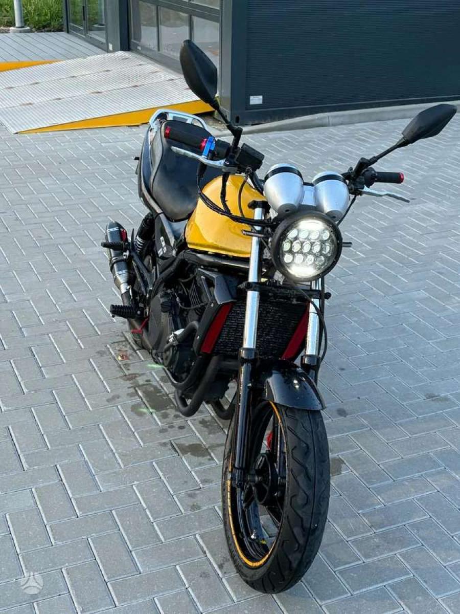 Black Kawasaki ER 1997 in Mazeikiai, with an engine capacity of 0.50 L and mileage of 29 thousand km for 1000 €, photo 5 on AUTOMOTO.COM.LV