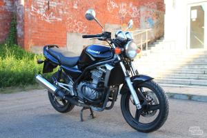Melns Kawasaki ER 2005 Viļņa, ar dzinēja tilpumu 0.50 L un nobraukumu 29 tūkst. km par 1750 €, foto 3 vietnē AUTOMOTO.COM.LV