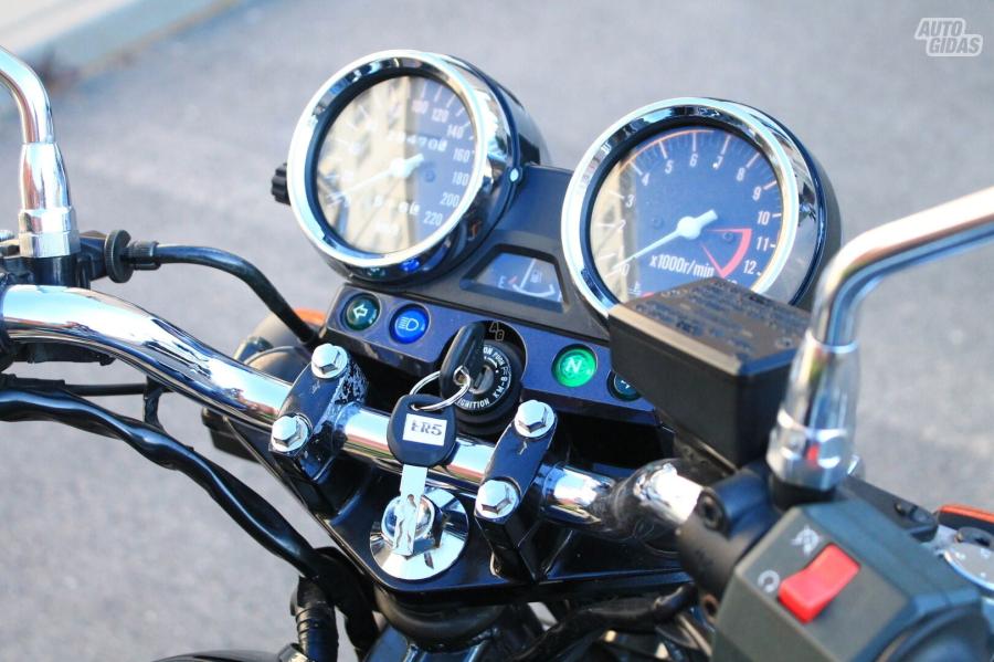 Melns Kawasaki ER 2005 Viļņa, ar dzinēja tilpumu 0.50 L un nobraukumu 29 tūkst. km par 1750 €, foto 6 vietnē AUTOMOTO.COM.LV