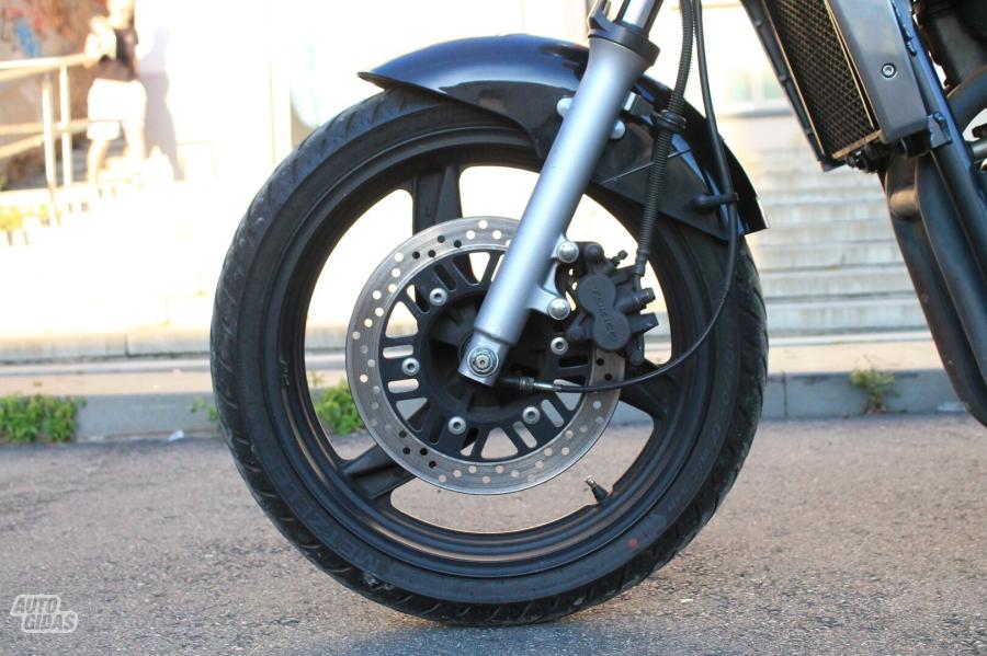 Melns Kawasaki ER 2005 Viļņa, ar dzinēja tilpumu 0.50 L un nobraukumu 29 tūkst. km par 1750 €, foto 15 vietnē AUTOMOTO.COM.LV