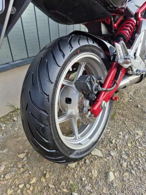 Black Kawasaki ER 2005 in Kursenai, with an engine capacity of 0.65 L and mileage of 7 thousand km for 2399 €, photo 14 on AUTOMOTO.COM.LV