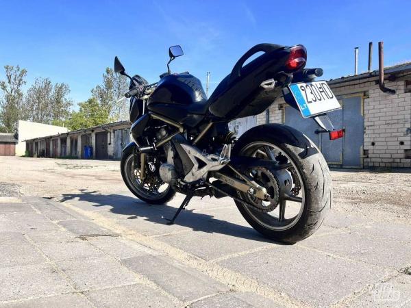 Melns Kawasaki ER 2006 Panevēža, ar dzinēja tilpumu 0.65 L un nobraukumu 40 tūkst. km par 2000 €, foto 11 vietnē AUTOMOTO.COM.LV