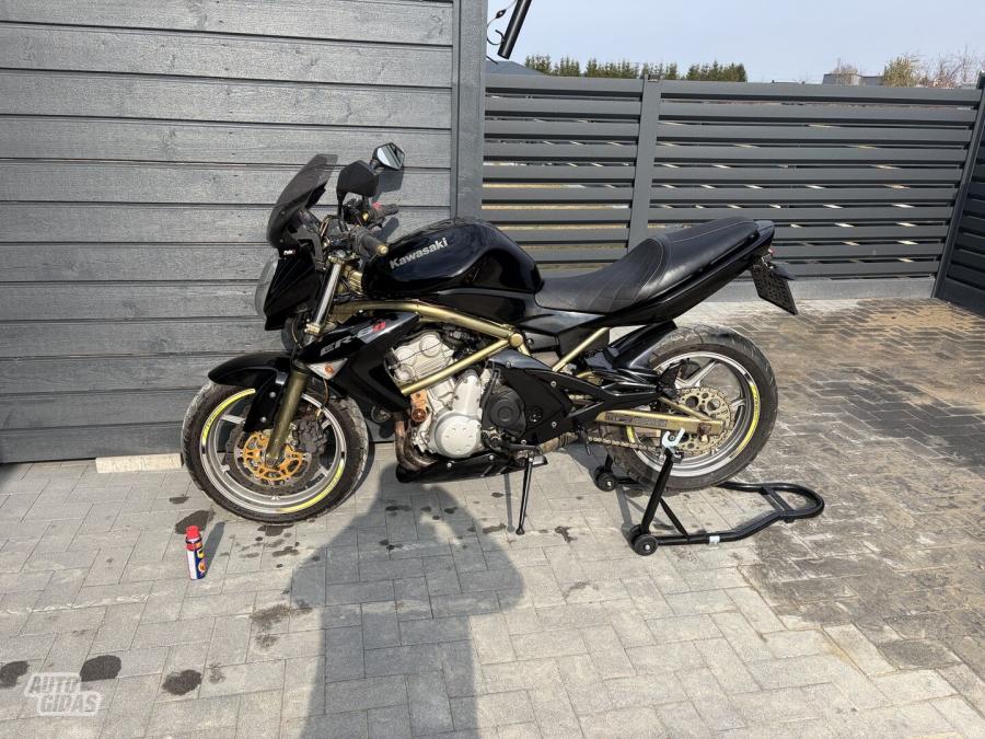 Melns Kawasaki ER 2006 Šauļi, ar dzinēja tilpumu 0.65 L un nobraukumu 27 tūkst. km par 2200 €, foto 5 vietnē AUTOMOTO.COM.LV