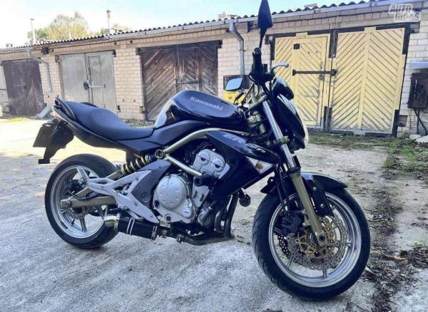Black Kawasaki ER 2006 in Utena, with an engine capacity of 0.65 L and mileage of 40 thousand km for 2500 €, photo 1 on AUTOMOTO.COM.LV
