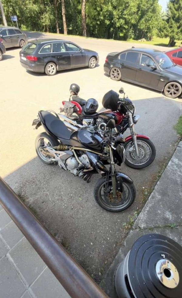 Black Kawasaki ER 2006 in Utena, with an engine capacity of 0.65 L and mileage of 40 thousand km for 2500 €, photo 3 on AUTOMOTO.COM.LV
