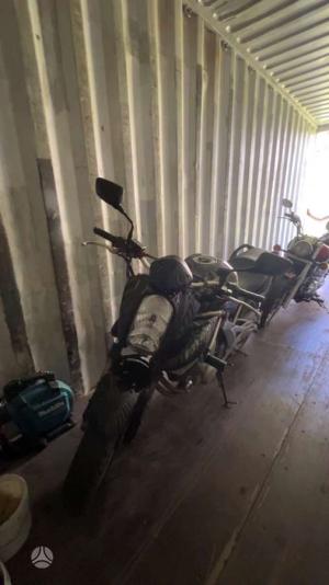 Black Kawasaki ER 2006 in Utena, with an engine capacity of 0.65 L and mileage of 40 thousand km for 2500 €, photo 5 on AUTOMOTO.COM.LV