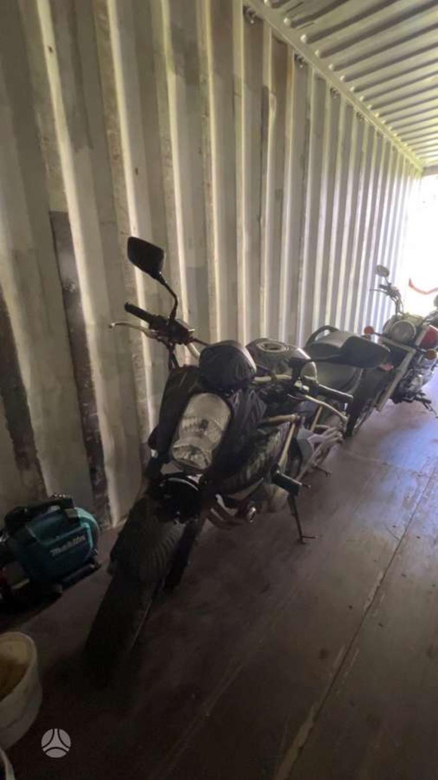 Black Kawasaki ER 2006 in Utena, with an engine capacity of 0.65 L and mileage of 40 thousand km for 2500 €, photo 5 on AUTOMOTO.COM.LV