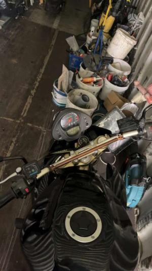 Black Kawasaki ER 2006 in Utena, with an engine capacity of 0.65 L and mileage of 40 thousand km for 2500 €, photo 8 on AUTOMOTO.COM.LV