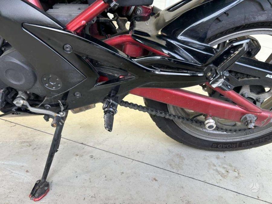 Black Kawasaki ER 2007 in Radviliskis, with an engine capacity of 0.65 L and mileage of 63 thousand km for 1650 €, photo 15 on AUTOMOTO.COM.LV