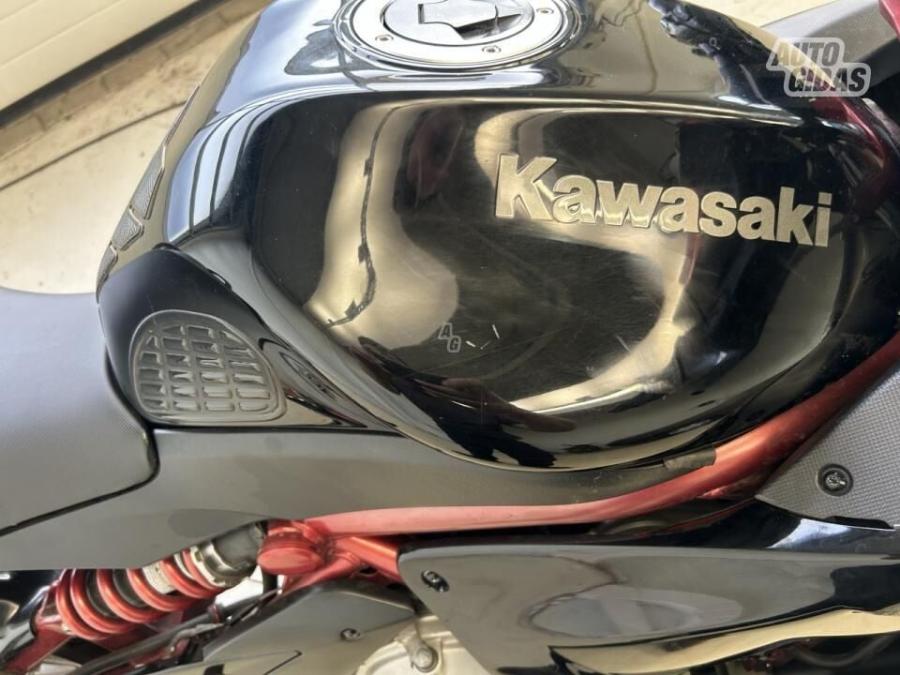 Black Kawasaki ER 2007 in Radviliskis, with an engine capacity of 0.65 L and mileage of 63 thousand km for 1650 €, photo 13 on AUTOMOTO.COM.LV