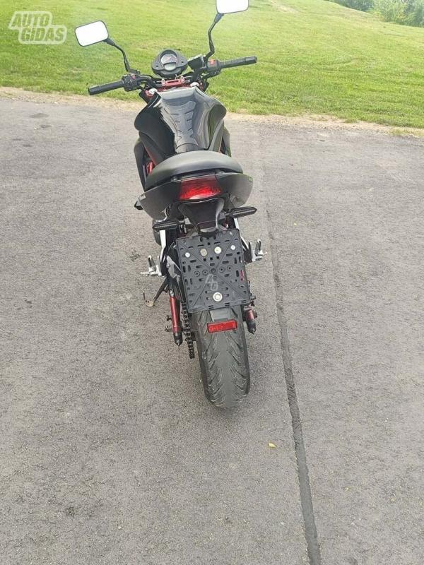 Melns Kawasaki ER 2008 Viļņa, ar dzinēja tilpumu 0.65 L un nobraukumu 22 tūkst. km par 2250 €, foto 3 vietnē AUTOMOTO.COM.LV