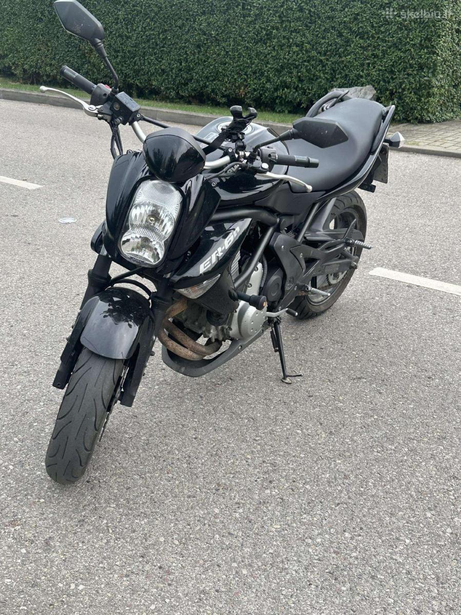 Melns Kawasaki ER 2008 Kauņa, ar dzinēja tilpumu 0.65 L un nobraukumu 40 tūkst. km par 2500 €, foto 1 vietnē AUTOMOTO.COM.LV