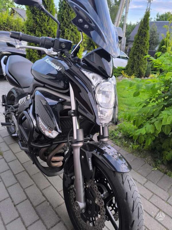 Black Kawasaki ER 2009 in Vilnius, with an engine capacity of 0.65 L and mileage of 52 thousand km for 3000 €, photo 1 on AUTOMOTO.COM.LV