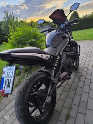 Black Kawasaki ER 2009 in Vilnius, with an engine capacity of 0.65 L and mileage of 52 thousand km for 3000 €, photo 6 on AUTOMOTO.COM.LV