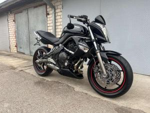 Melns Kawasaki ER 2009 Birštonas, ar dzinēja tilpumu 0.65 L un nobraukumu 32 tūkst. km par 3150 €, foto  vietnē AUTOMOTO.COM.LV