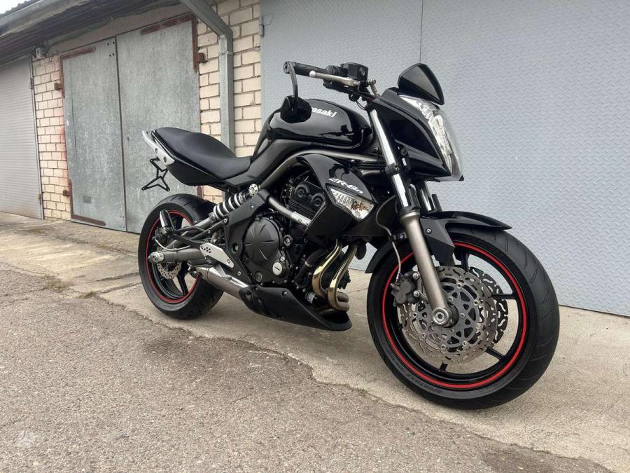 Melns Kawasaki ER 2009 Birštonas, ar dzinēja tilpumu 0.65 L un nobraukumu 32 tūkst. km par 3150 €, foto 1 vietnē AUTOMOTO.COM.LV