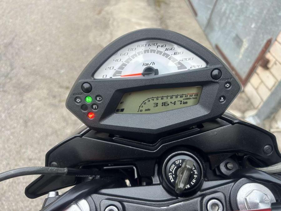 Melns Kawasaki ER 2009 Birštonas, ar dzinēja tilpumu 0.65 L un nobraukumu 32 tūkst. km par 3150 €, foto 8 vietnē AUTOMOTO.COM.LV