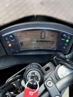 Black Kawasaki ER 2010 in Vilnius, with an engine capacity of 0.65 L and mileage of 81 thousand km for 2500 €, photo 8 on AUTOMOTO.COM.LV