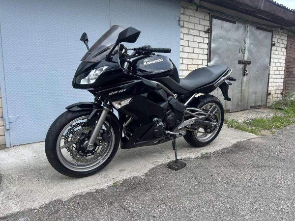 Black Kawasaki ER 2010 in Birstonas, with an engine capacity of 0.65 L and mileage of 30 thousand km for 2999 €, photo 2 on AUTOMOTO.COM.LV