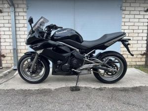 Black Kawasaki ER 2010 in Birstonas, with an engine capacity of 0.65 L and mileage of 30 thousand km for 2999 €, photo 5 on AUTOMOTO.COM.LV