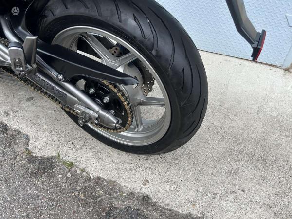 Black Kawasaki ER 2010 in Birstonas, with an engine capacity of 0.65 L and mileage of 30 thousand km for 2999 €, photo 7 on AUTOMOTO.COM.LV