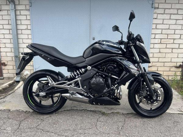 Black Kawasaki ER 2010 in Birstonas, with an engine capacity of 0.65 L and mileage of 32 thousand km for 2999 €, photo 4 on AUTOMOTO.COM.LV