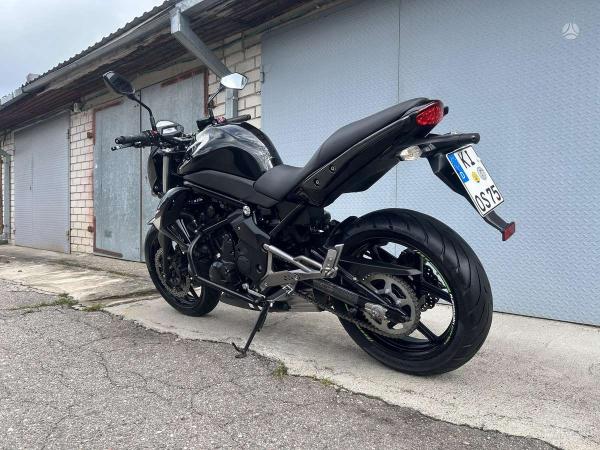 Black Kawasaki ER 2010 in Birstonas, with an engine capacity of 0.65 L and mileage of 32 thousand km for 2999 €, photo 6 on AUTOMOTO.COM.LV