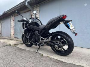 Black Kawasaki ER 2010 in Birstonas, with an engine capacity of 0.65 L and mileage of 32 thousand km for 2999 €, photo 7 on AUTOMOTO.COM.LV