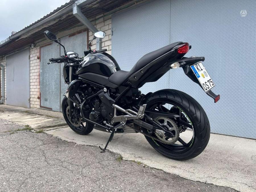 Black Kawasaki ER 2010 in Birstonas, with an engine capacity of 0.65 L and mileage of 32 thousand km for 2999 €, photo 7 on AUTOMOTO.COM.LV